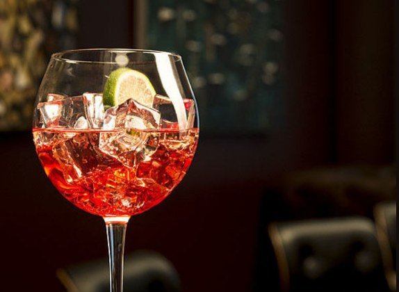 Campari Tonic: Un Cóctel Refrescante y Sofisticado