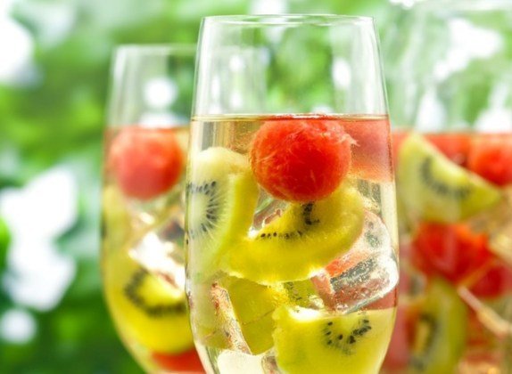 Clericó: La Bebida Refrescante que No Puede Faltar en tu Reunión