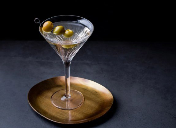 Martini Dry: El clásico cóctel de la elegancia